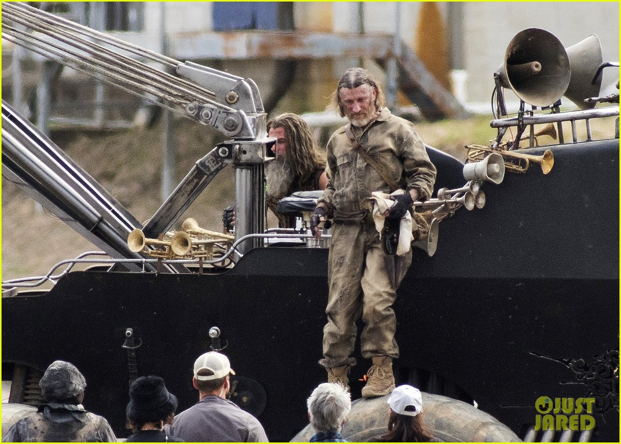Chris Hemsworth Is Barely Recognizable on Set of 'Mad Max' Prequel 'Furiosa': Photo 4806238 ...
