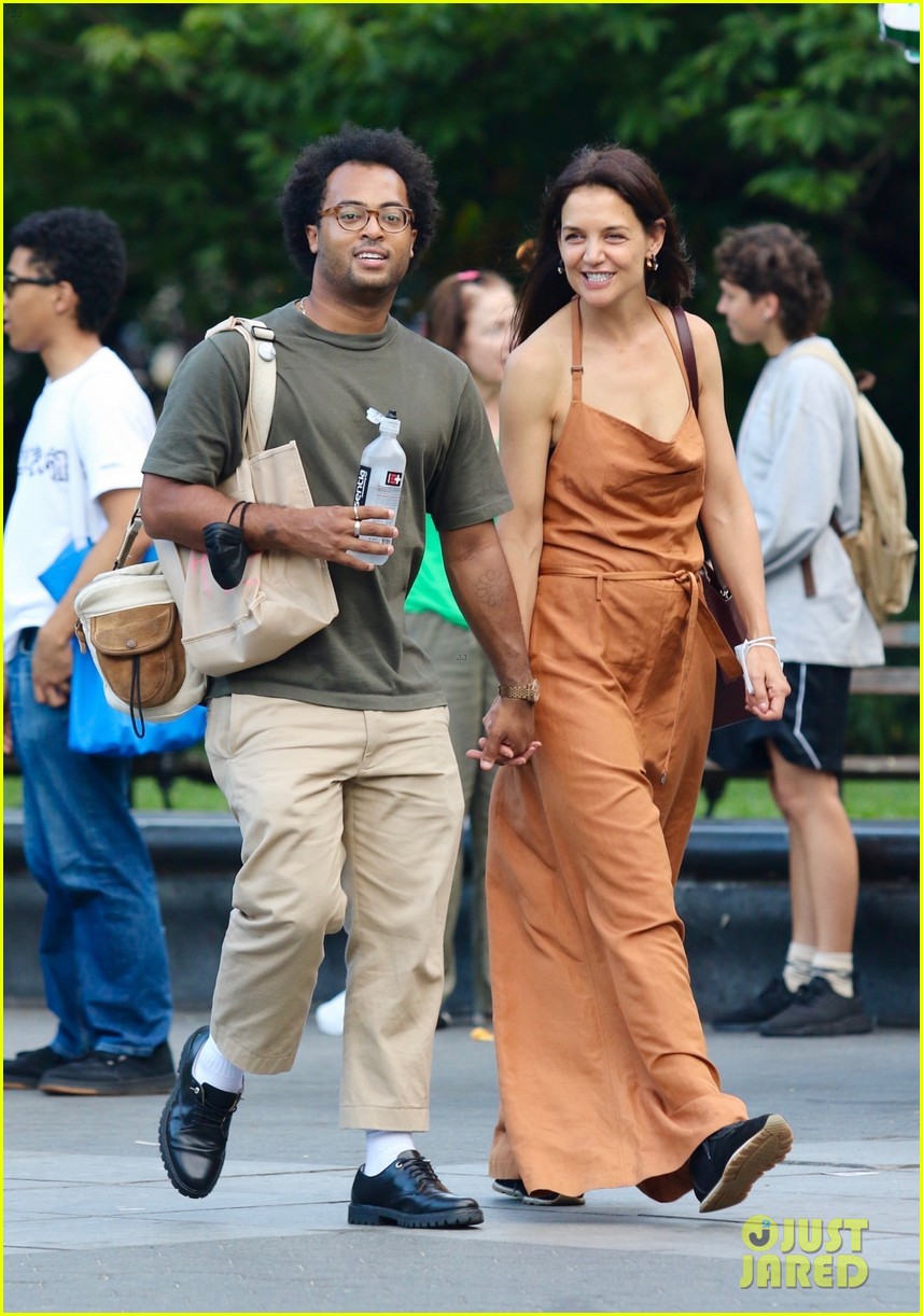 Katie Holmes & Boyfriend Bobby Wooten III Look So Happy Together in ...