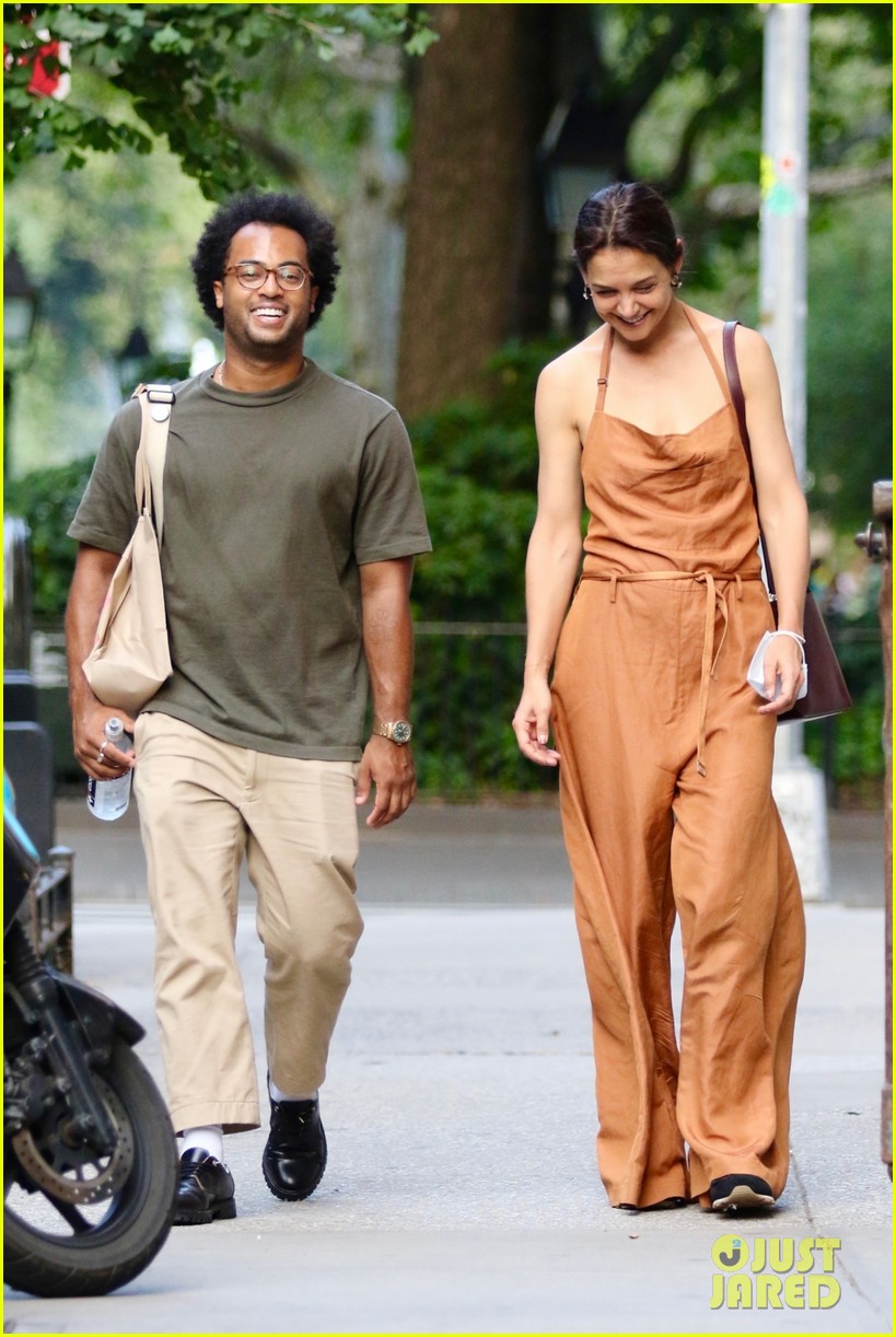 Katie Holmes & Boyfriend Bobby Wooten III Look So Happy Together in ...