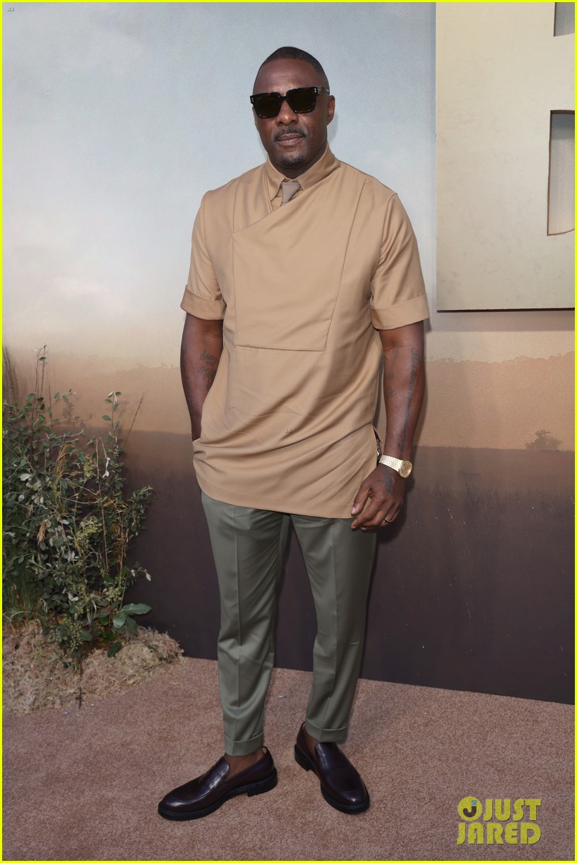 Idris Elba Snaps Pics With Fans at 'Beast' UK Premiere: Photo 4805680 ...