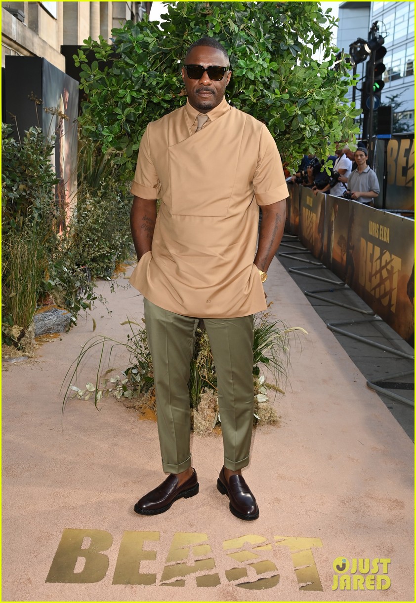 Idris Elba Snaps Pics With Fans at 'Beast' UK Premiere: Photo 4805685 ...