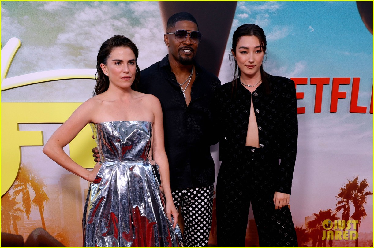 Jamie Foxx & Snoop Dogg Hang Out at World Premiere of 'Day Shift ...