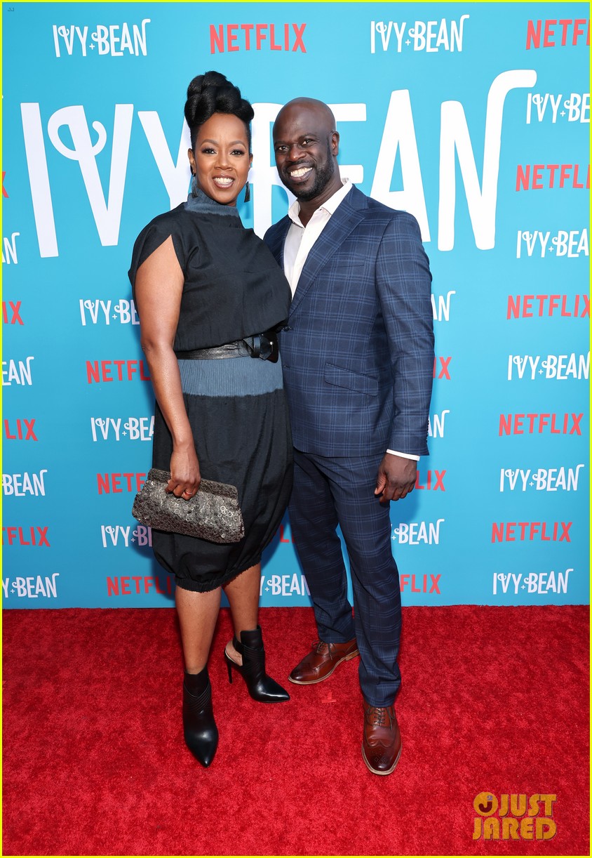 Jesse Tyler Ferguson Reveals He Wasn't Sarah Hyland's First Choice for ...