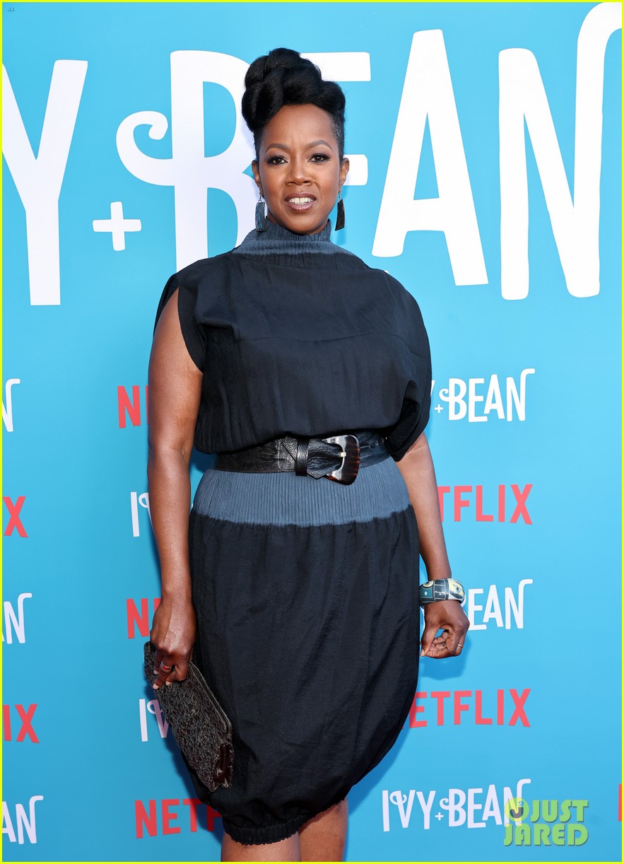 Jesse Tyler Ferguson Reveals He Wasn't Sarah Hyland's First Choice for ...