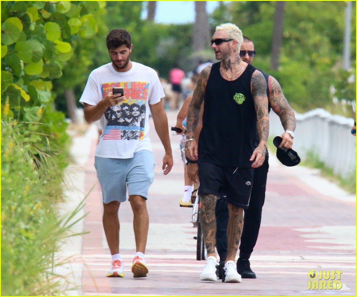 Adam Levine Shows Off Bleached Blonde Hair & Tattoos During Walk Around ...