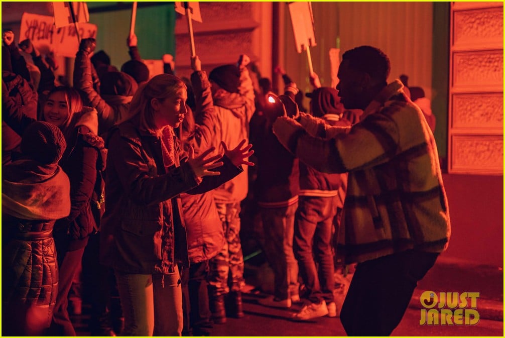 Matthew Fox Leads Peacock's Thrilling New Series 'Last Light' - Watch ...