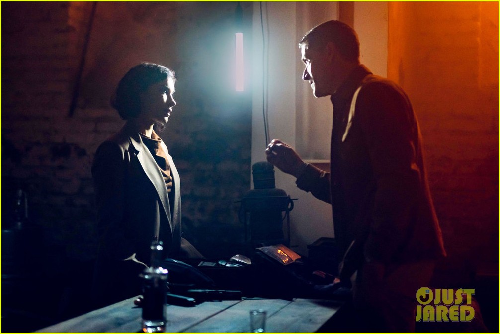 Matthew Fox Leads Peacock's Thrilling New Series 'Last Light' - Watch ...