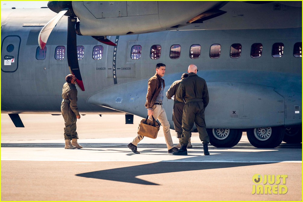 Matthew Fox Leads Peacock's Thrilling New Series 'Last Light' - Watch ...