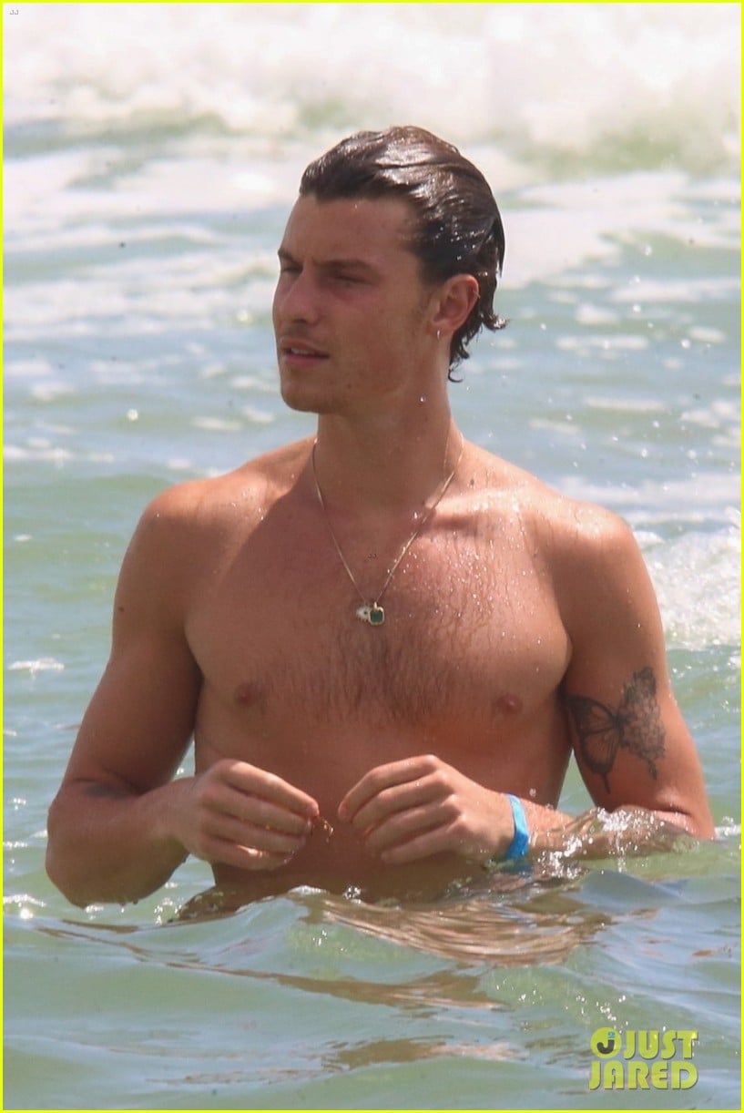 Shawn Mendes Soaks Up the Sun During Miami Beach Day (Photos): Photo ...