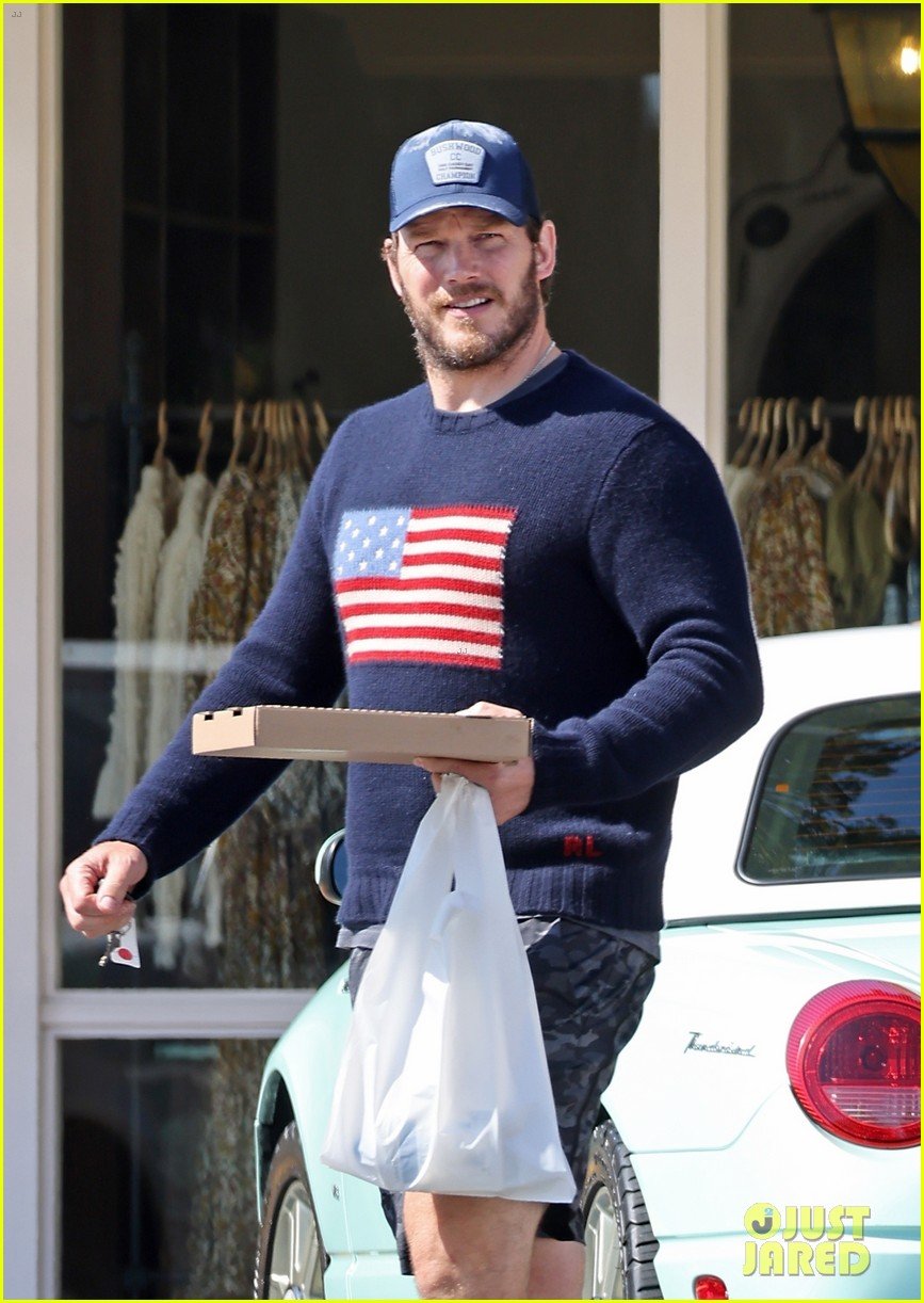 Chris Pratt & Wife Katherine Kick Off Their Weekend with Her Mom Maria ...
