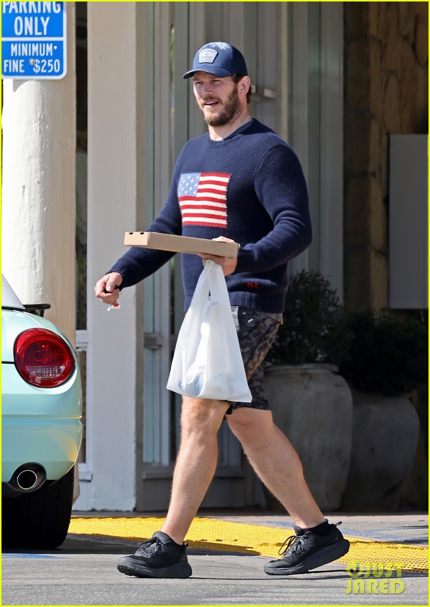 Chris Pratt & Wife Katherine Kick Off Their Weekend with Her Mom Maria ...