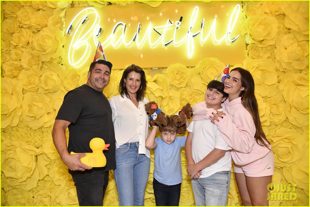 Addison Rae Unfollows Her Mom Sheri Easterling on Instagram - See Sheri ...