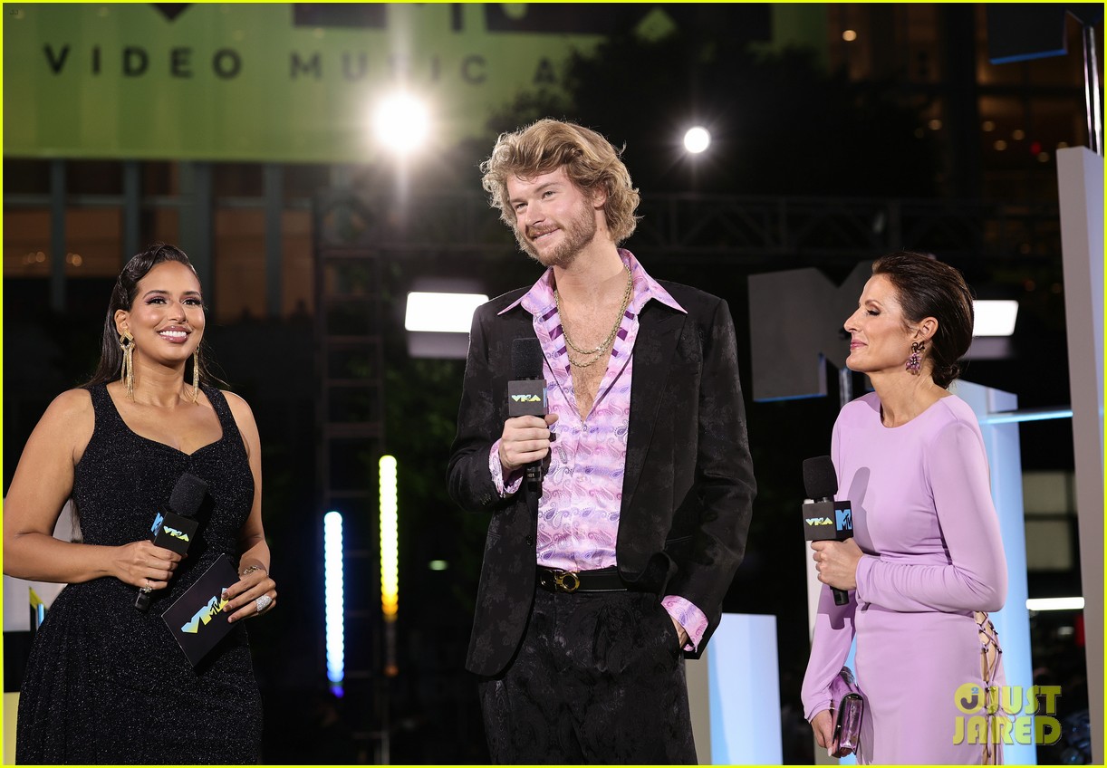 Addison Rae's Dad Monty Lopez Reacts to Her Mom, Sheri Easterling ...