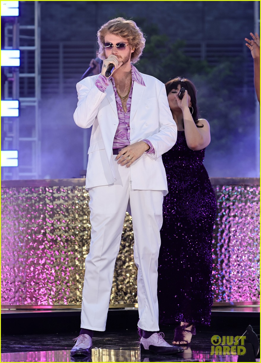 Addison Rae's Dad Monty Lopez Reacts to Her Mom, Sheri Easterling ...