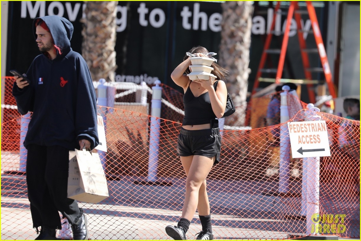 Addison Rae Tries To Hide Behind Takeout Boxes After Picking Up Food in ...