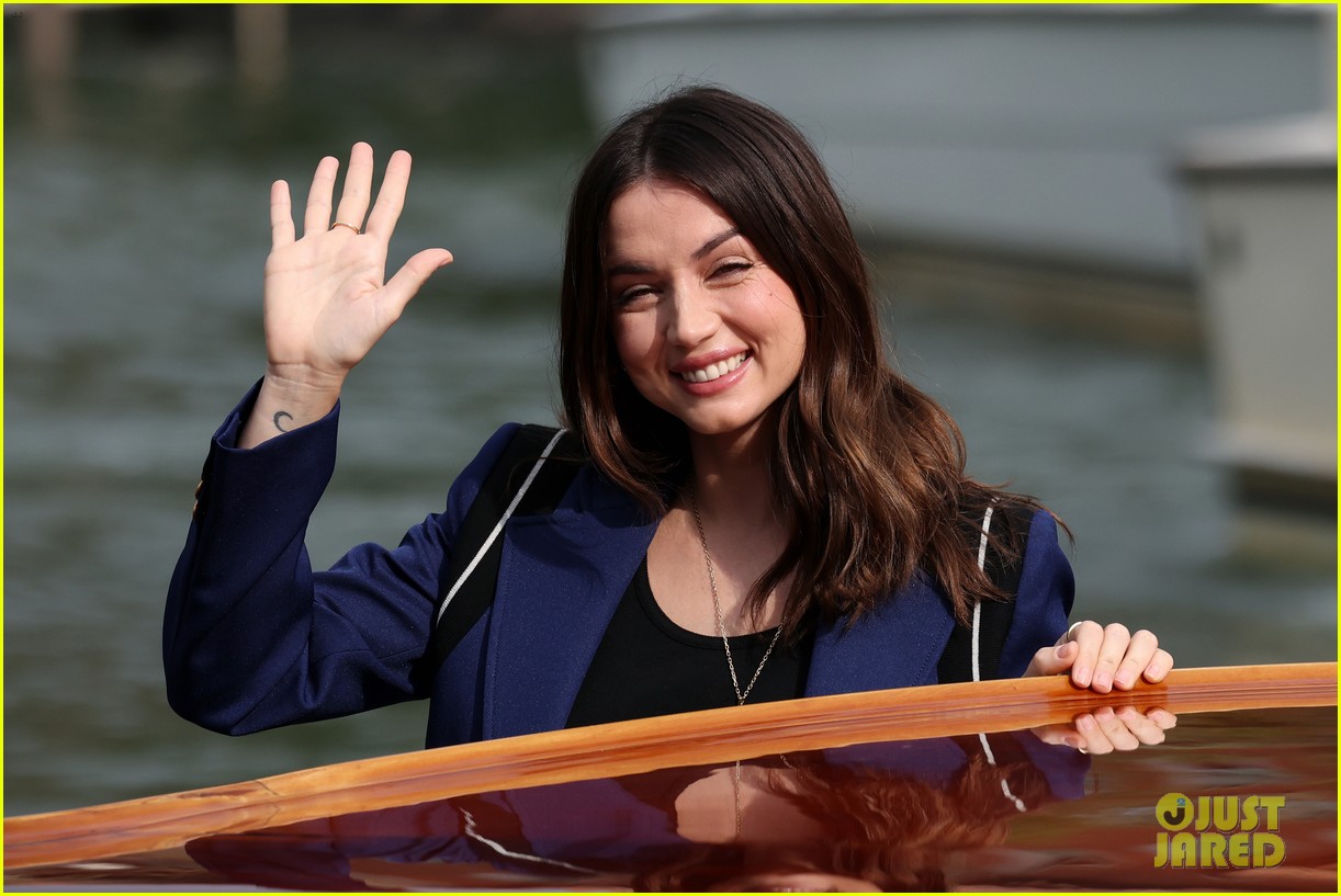 'Blonde' Co-Stars Ana de Armas & Adrien Brody Greet Fans As They Arrive ...