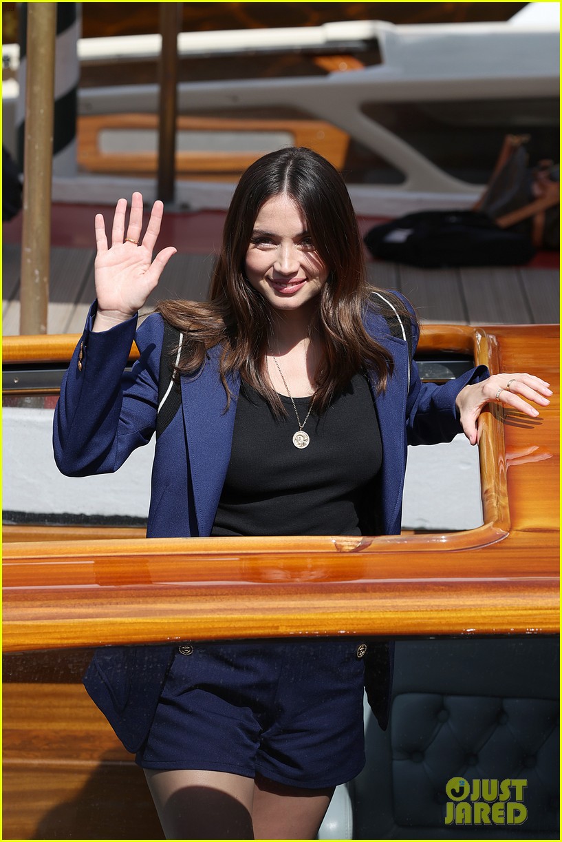 'Blonde' Co-Stars Ana de Armas & Adrien Brody Greet Fans As They Arrive ...