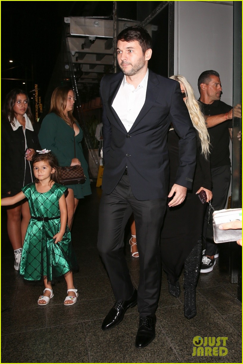 Christina Aguilera Spotted on a Friday Night Date with Fiance Matthew ...