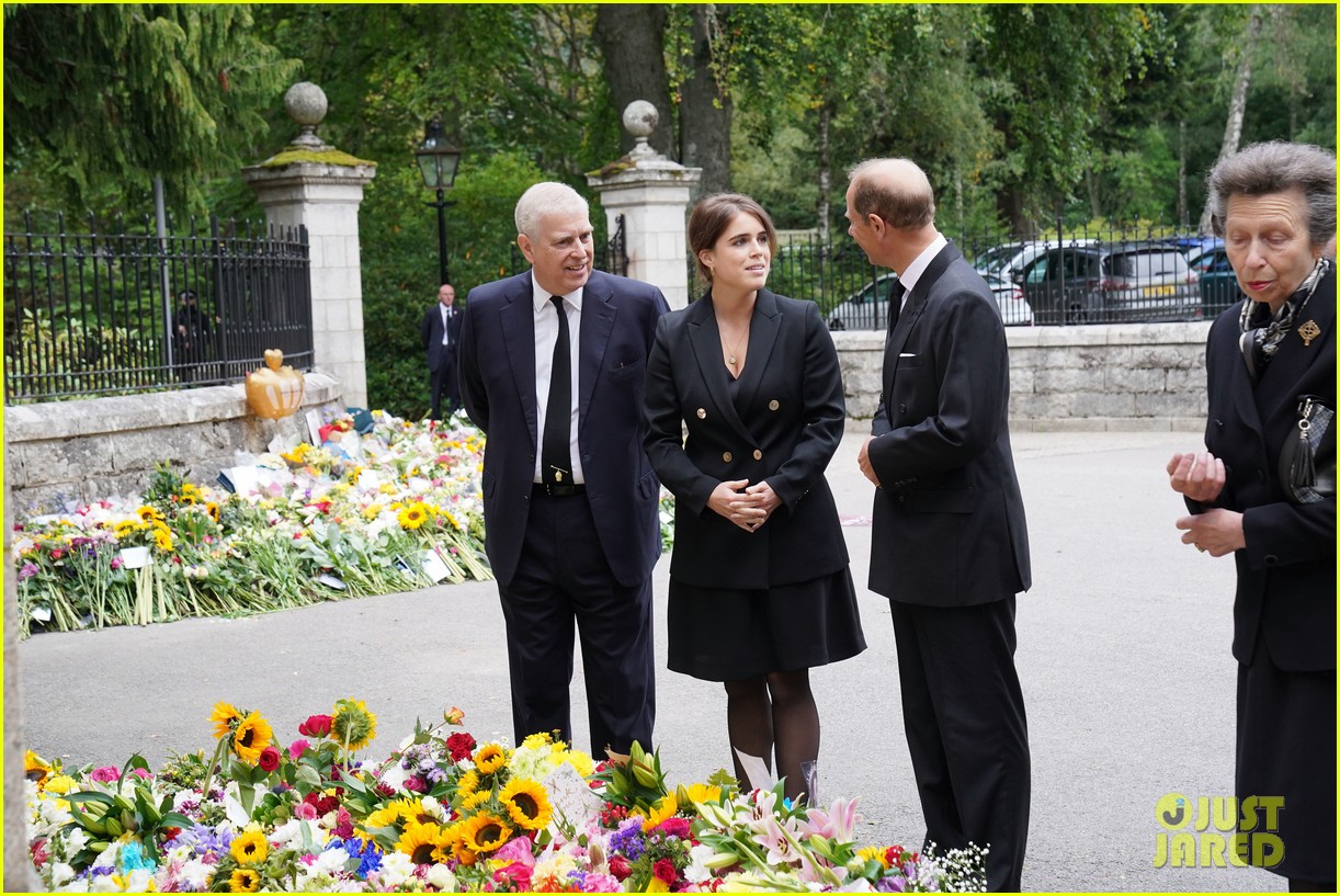 Princess Beatrice & Princess Eugenie Break Silence on Their Grandmother ...