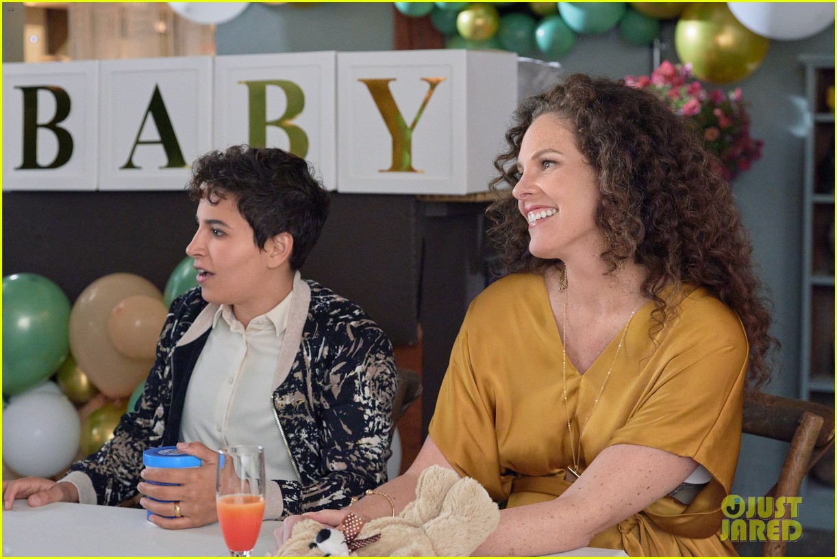 Rachelle Lefevre Discovers A Family She Never Knew About in Hallmark's ...