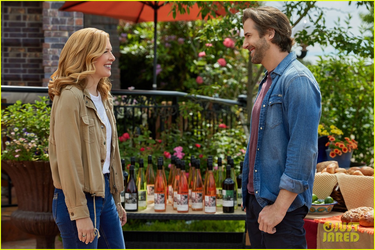 Rachelle Lefevre Discovers A Family She Never Knew About in Hallmark's ...