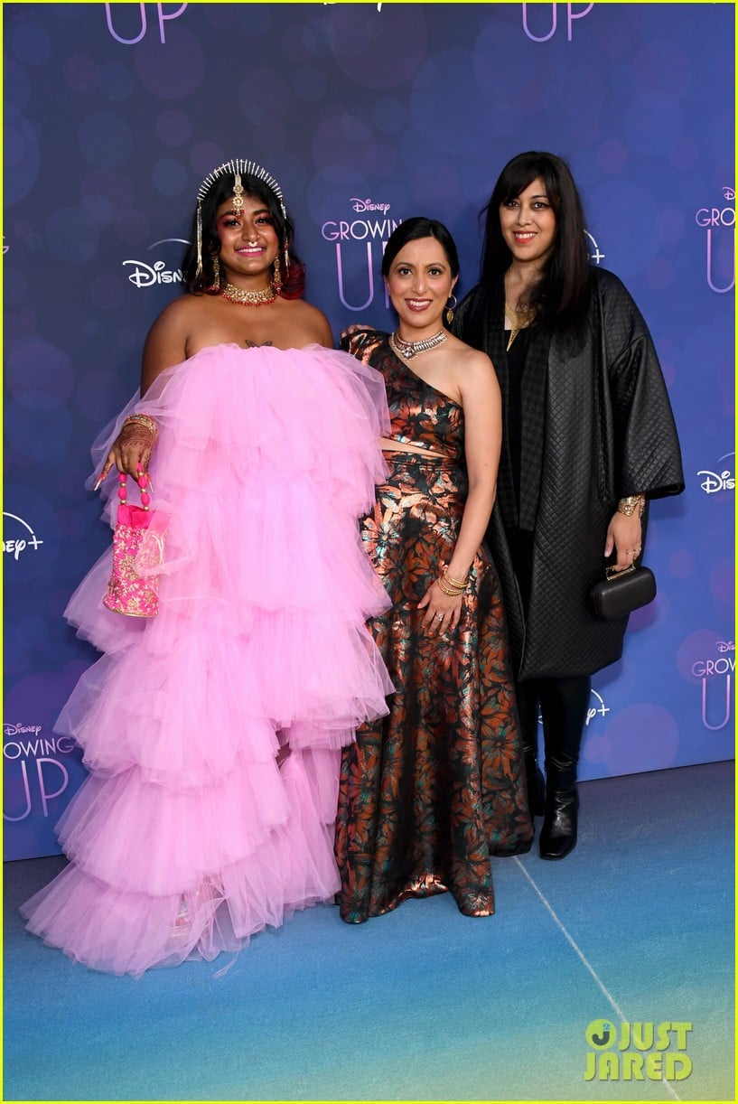 Brie Larson Hits The Premiere of Disney+'s 'Growing Up' Show That She ...