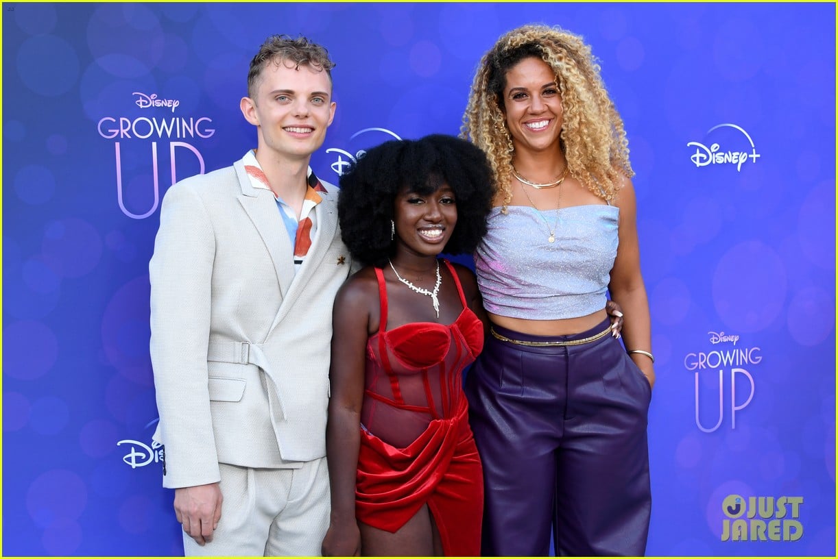 Brie Larson Hits The Premiere of Disney+'s 'Growing Up' Show That She ...