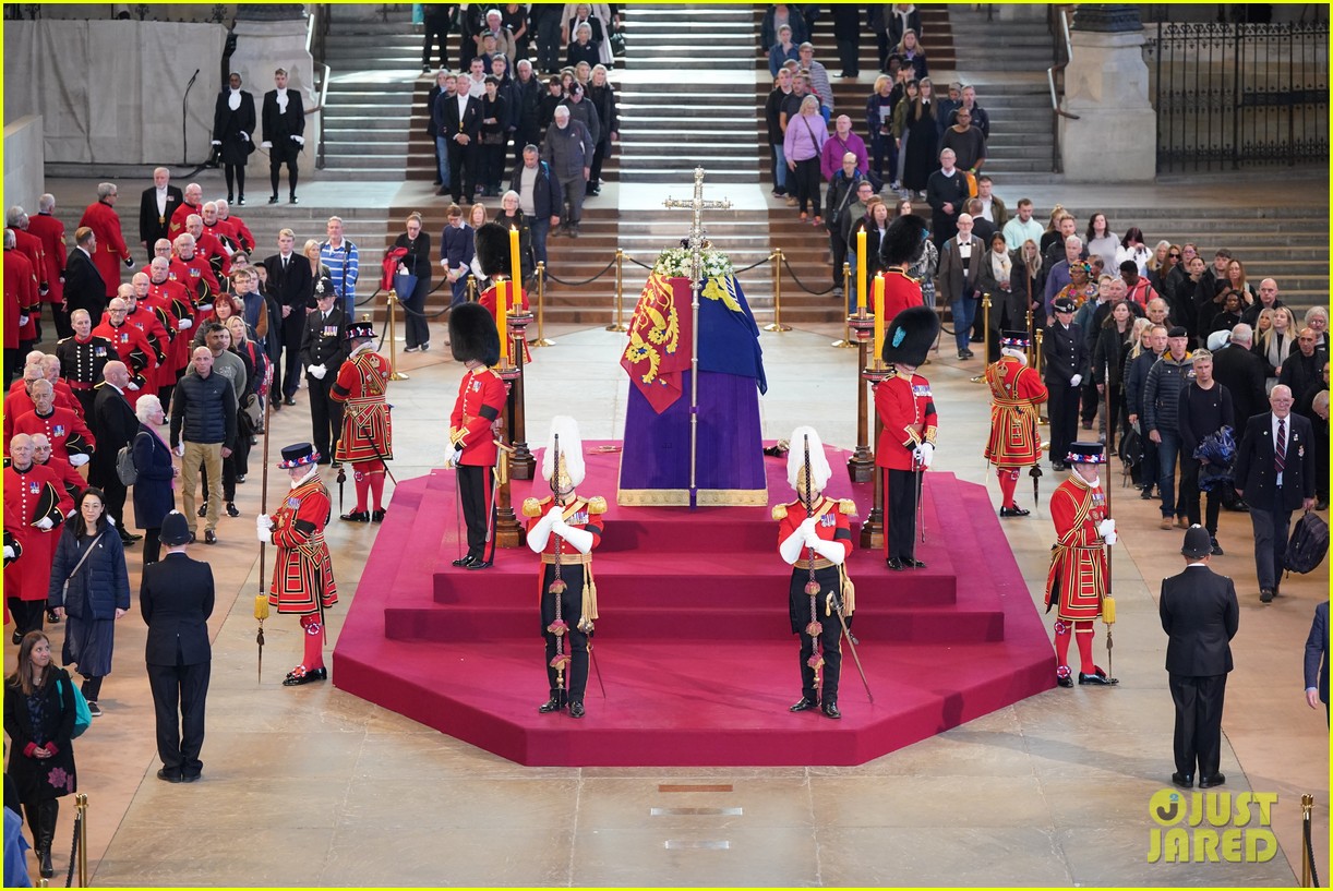 Photo: queen elizabeth lying in state photos 43 | Photo 4821697 | Just ...