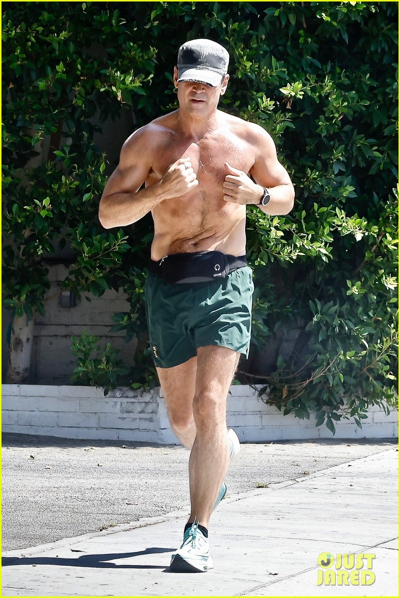 Colin Farrell Goes Shirtless For A Run in LA After Venice Film Festival ...