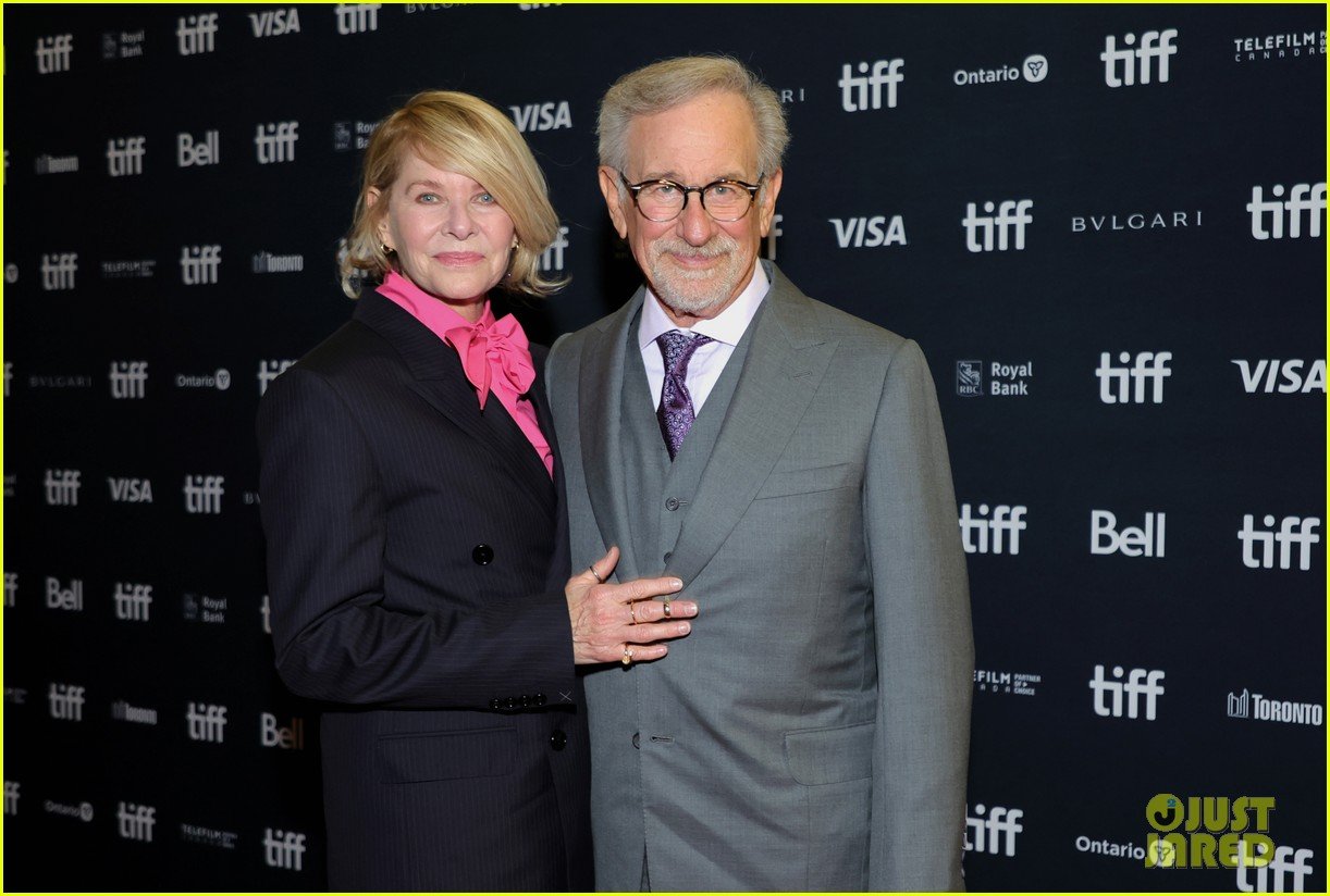 Steven Spielberg's 'The Fabelmans' - Watch the Trailer!: Photo 4816732 | Michelle Williams, Paul ...