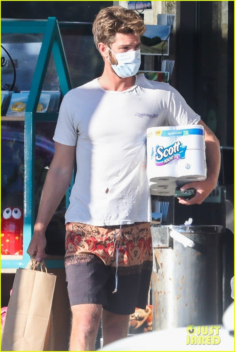 Andrew Garfield Stocks Up at the Grocery Store in Malibu: Photo 4827525 ...