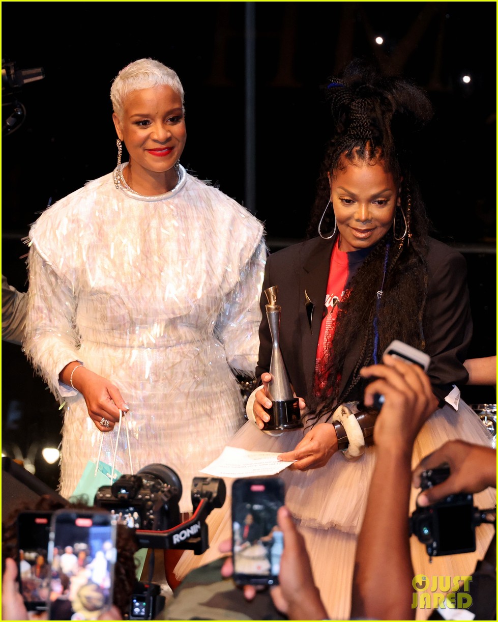Janet Jackson Honored With Icon Of The Year at Harlem's Fashion Row ...