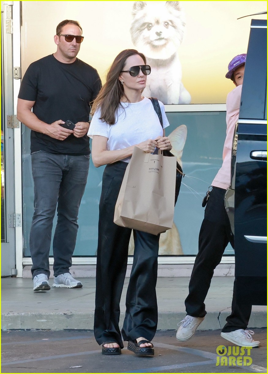 Angelina Jolie Goes Shopping for Pets Supplies with Son Pax, 18: Photo ...