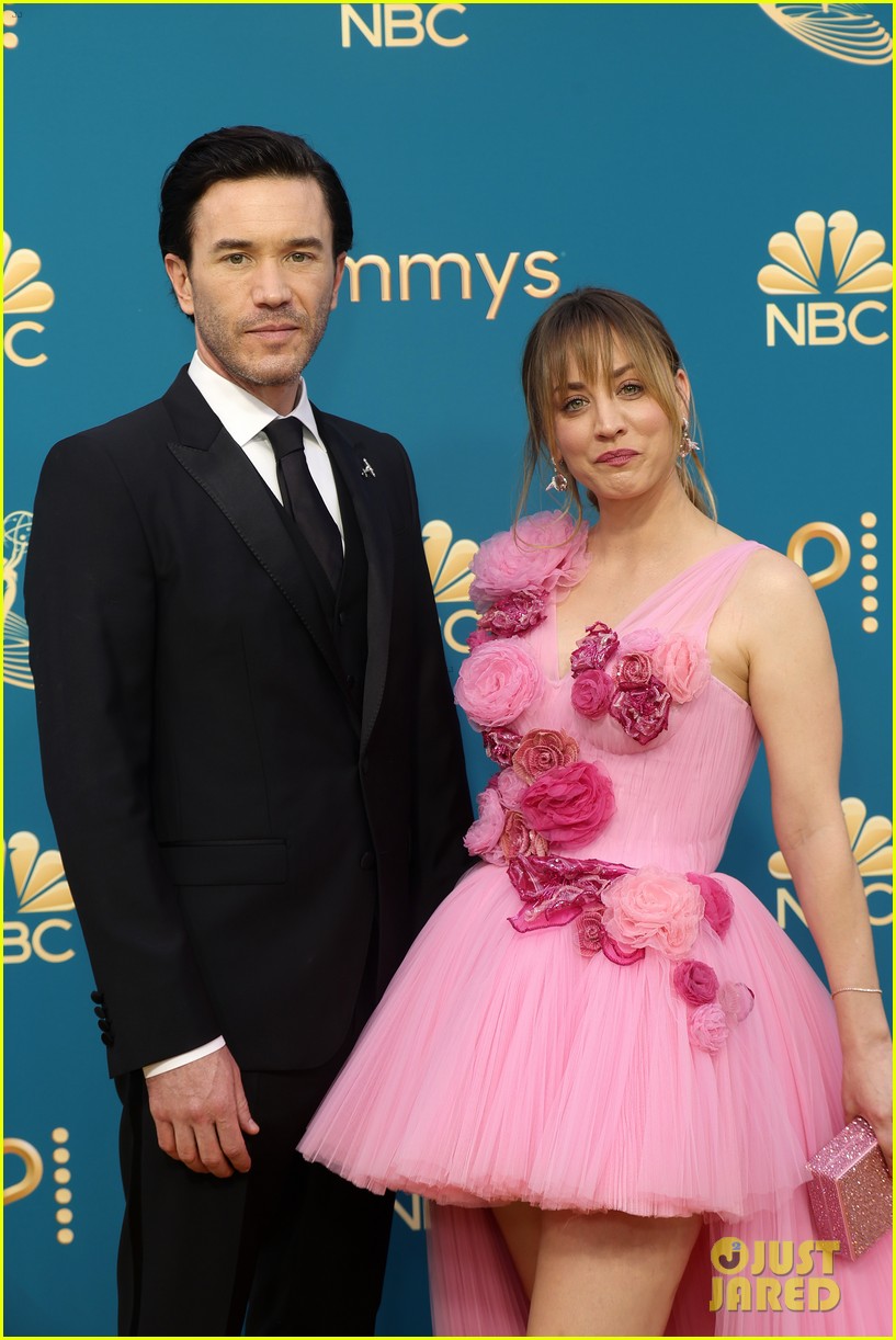 Kaley Cuoco & Tom Pelphrey Make Red Carpet Debut at Emmy Awards 2022 ...