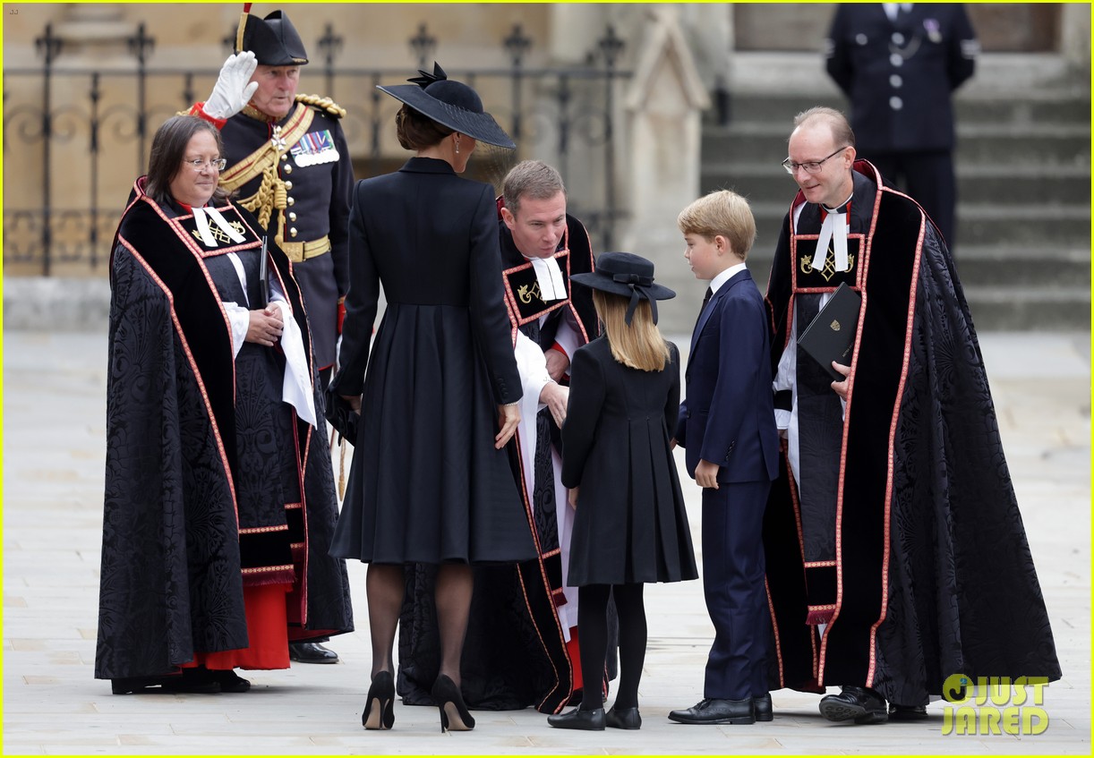 Photo: kate middleton funeral photos 42 | Photo 4822997 | Just Jared ...