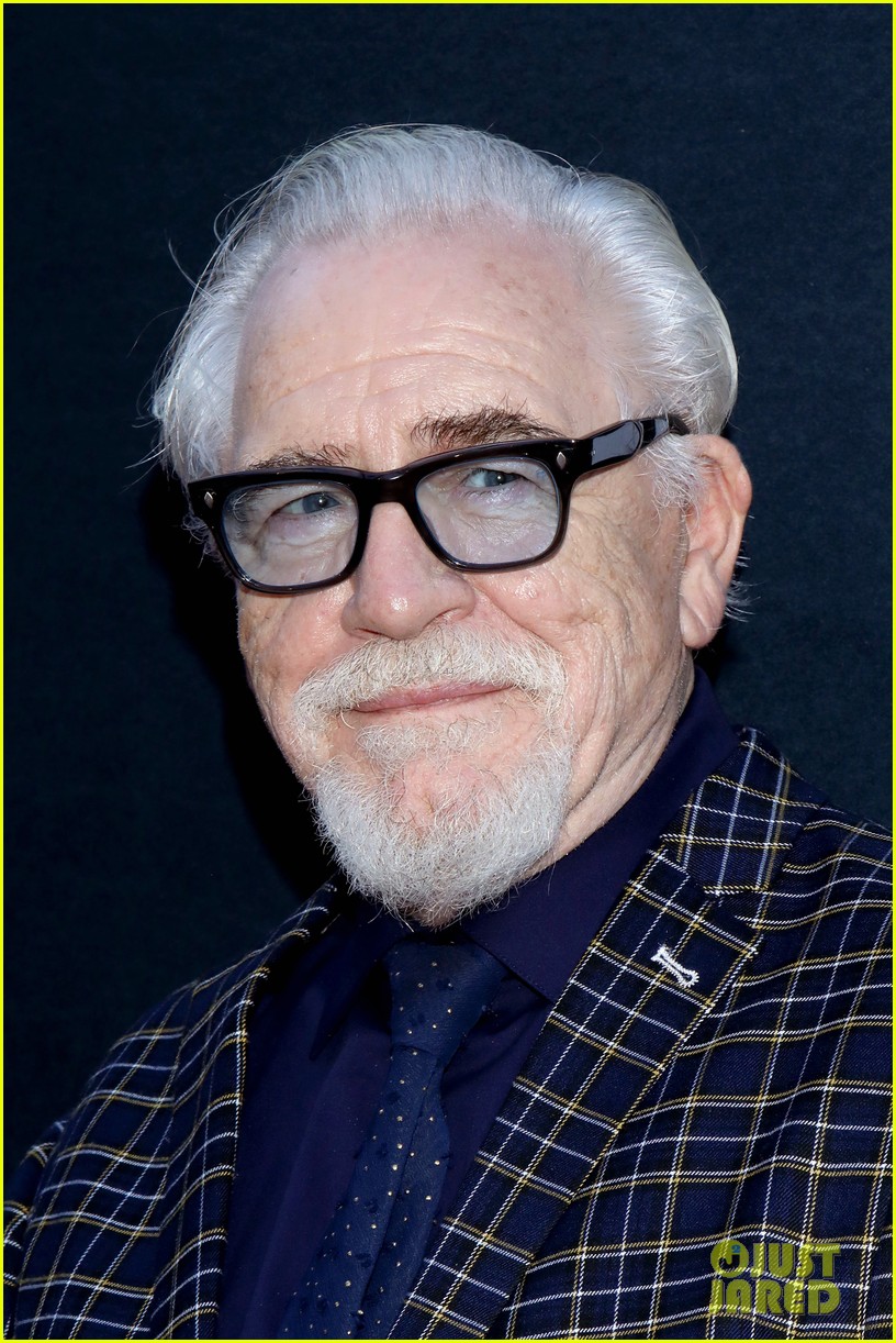 Kate Beckinsale Pairs A Bright Pink Dress With Black Latex Gloves at ...