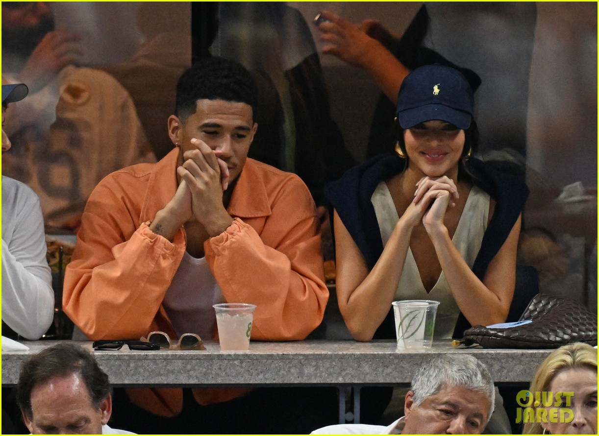 Kendall Jenner Keeps Close to Boyfriend Devin Booker at U.S. Open 2022 Men's Finals: Photo ...