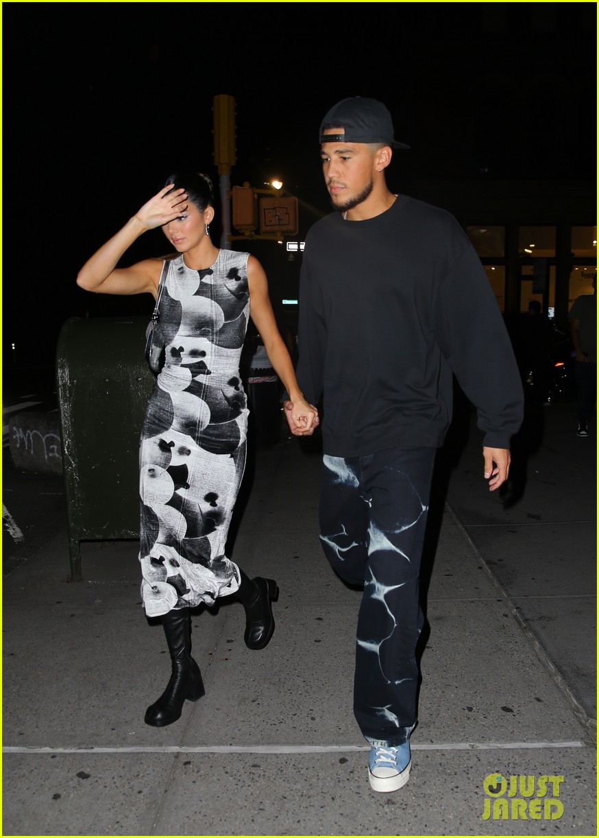 Kendall Jenner Holds Hands With Devin Booker at a Friend's Birthday Party in NYC: Photo 4815116 ...