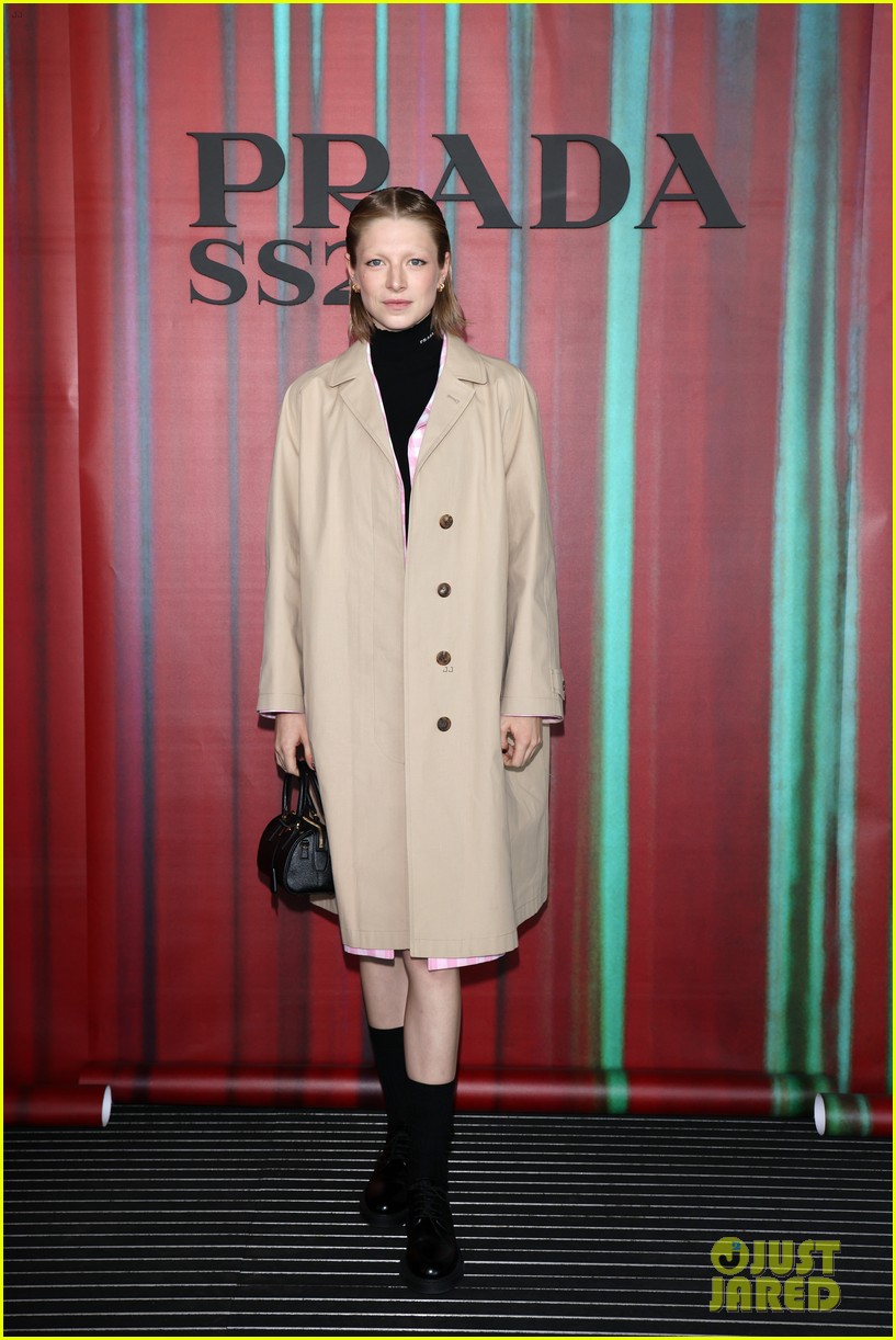 Lorde Joins Hunter Schafer & Manu Rios at Prada Fashion Show in Milan ...