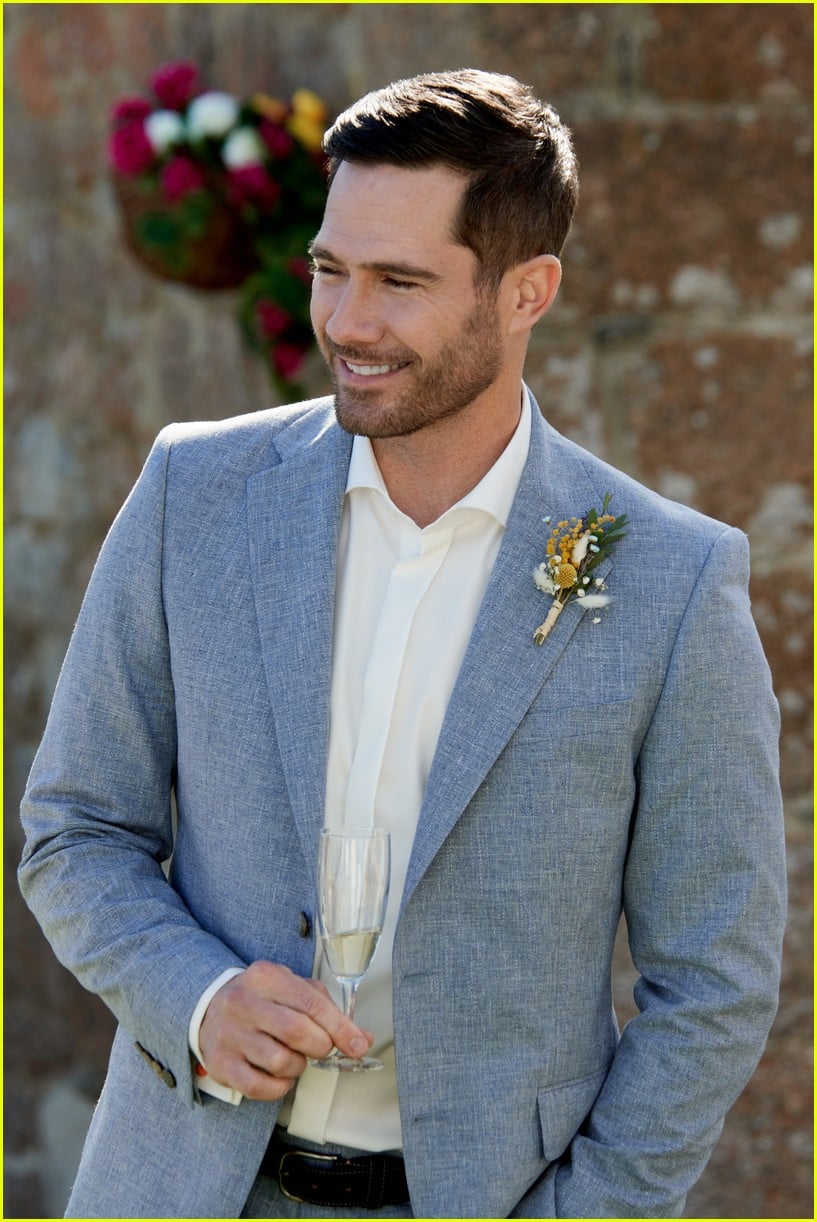 Luke Macfarlane Explains Why Upcoming Hallmark Movie Will Likely Be His ...