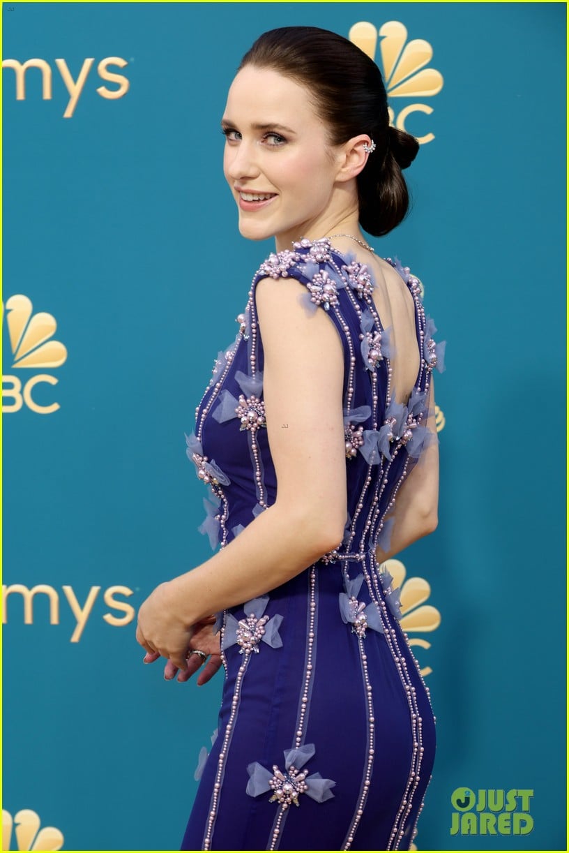 Rachel Brosnahan Goes Pretty in Purple for Emmy Awards 2022: Photo ...