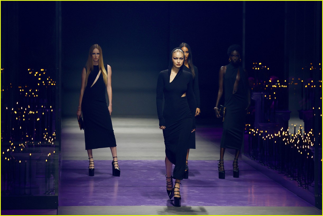 Leonardo DiCaprio's Ex Camila Morrone Sits Front Row at Versace Show ...