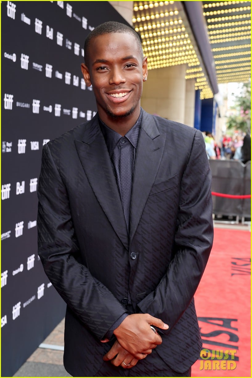 Olivia Colman Takes Her New Movie 'Empire of Light' To TIFF With Michael Ward: Photo 4817906 ...