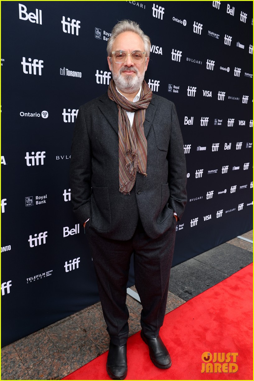 Olivia Colman Takes Her New Movie 'Empire of Light' To TIFF With ...