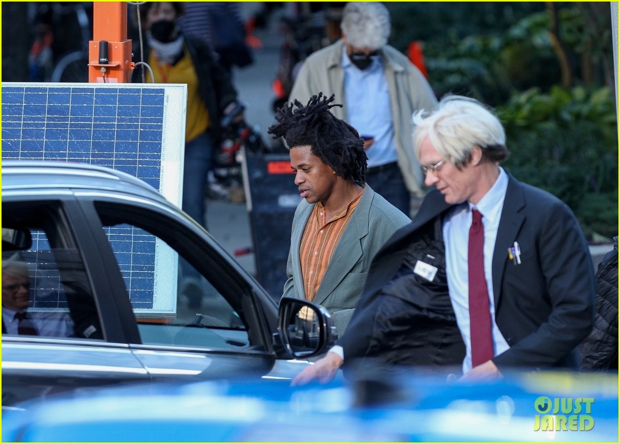 Paul Bettany Rocks A White Wig For 'The Collaboration' Filming With ...