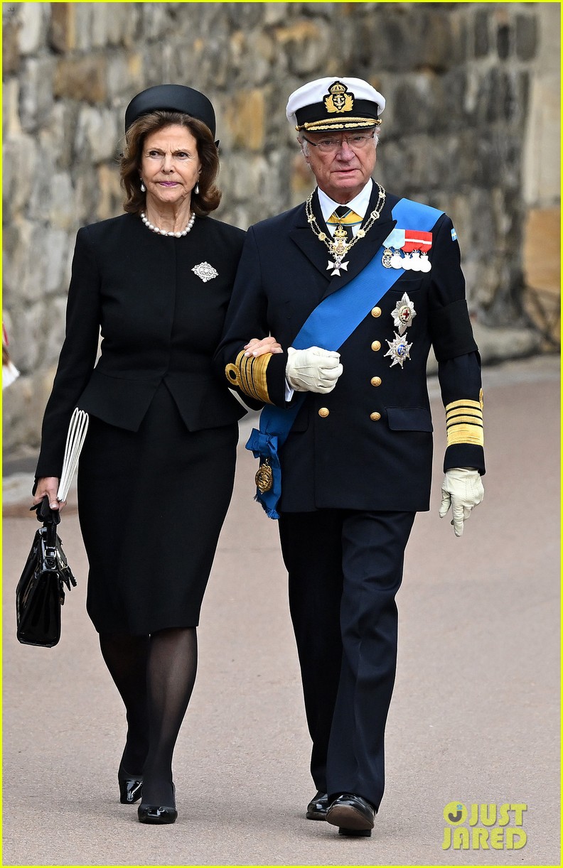 King Charles III Leads Royal Family To Committal Service For Queen ...