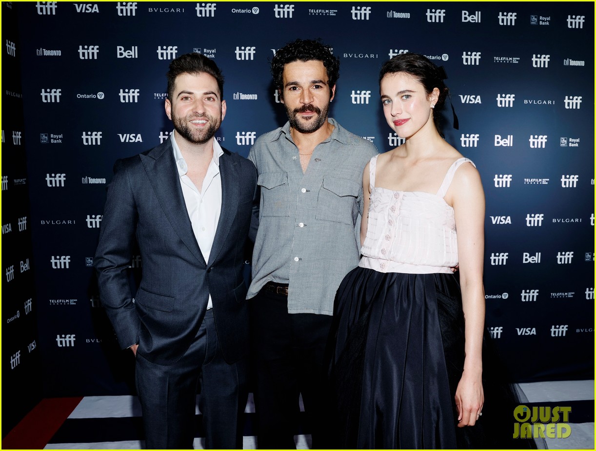 Margaret Qualley & Christopher Abbott Premiere Their New Thriller 'Sanctuary' at TIFF 2022 ...