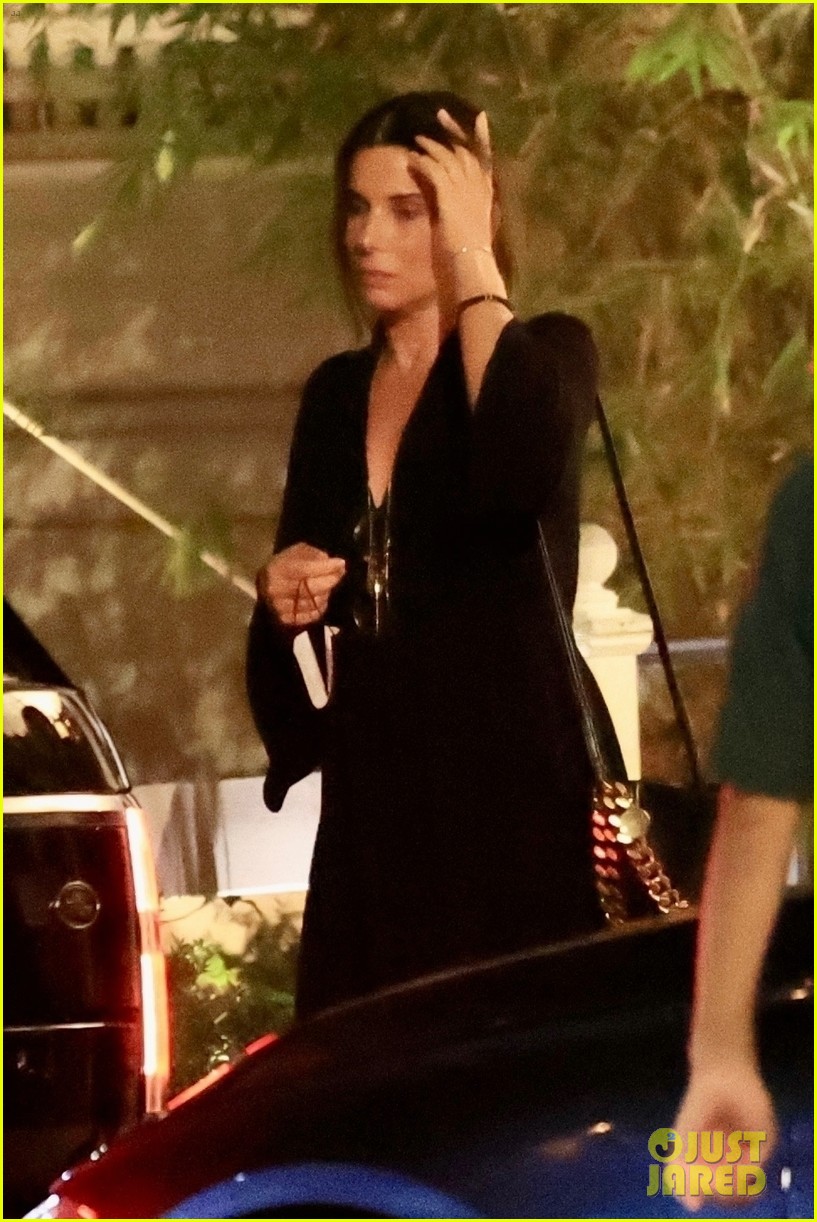 Sandra Bullock Makes a Rare Outing With a Friend In West Hollywood ...