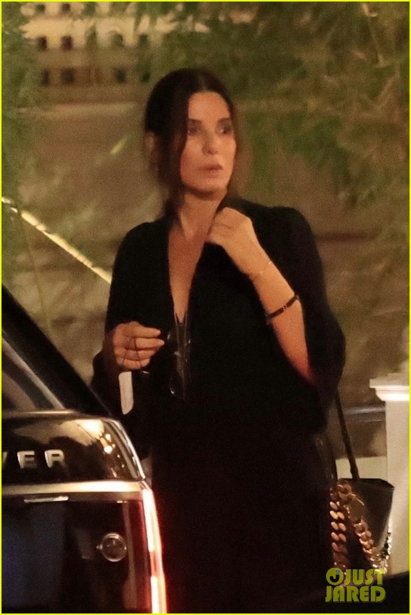 Sandra Bullock Makes a Rare Outing With a Friend In West Hollywood ...