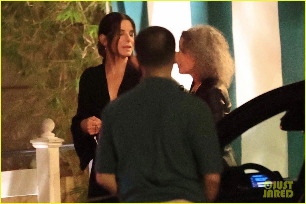 Sandra Bullock Makes a Rare Outing With a Friend In West Hollywood ...